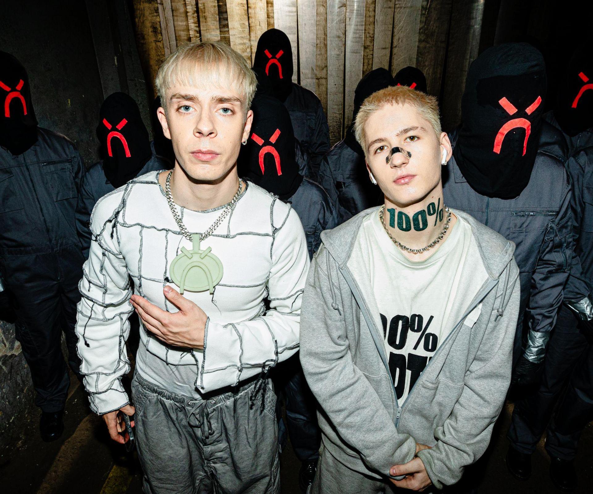 Kinny Zimmer nowym królem rap-latino? "W nocy" z bujającym brzmieniem ...