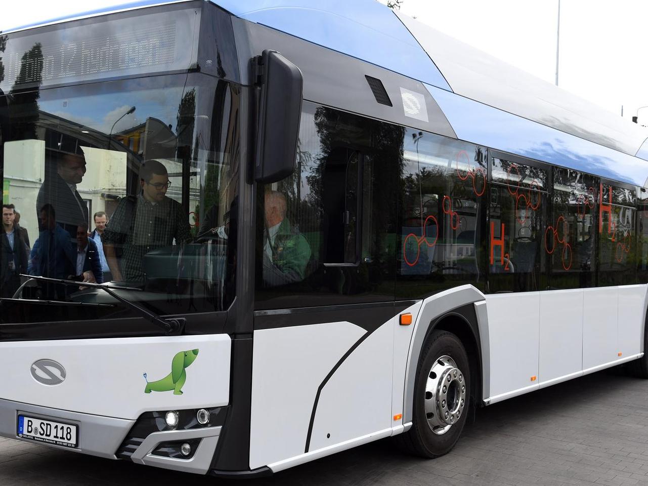 Poznań: Zaprezentowano pierwszy w Polsce autobus wodorowy. Jest w pełni ...