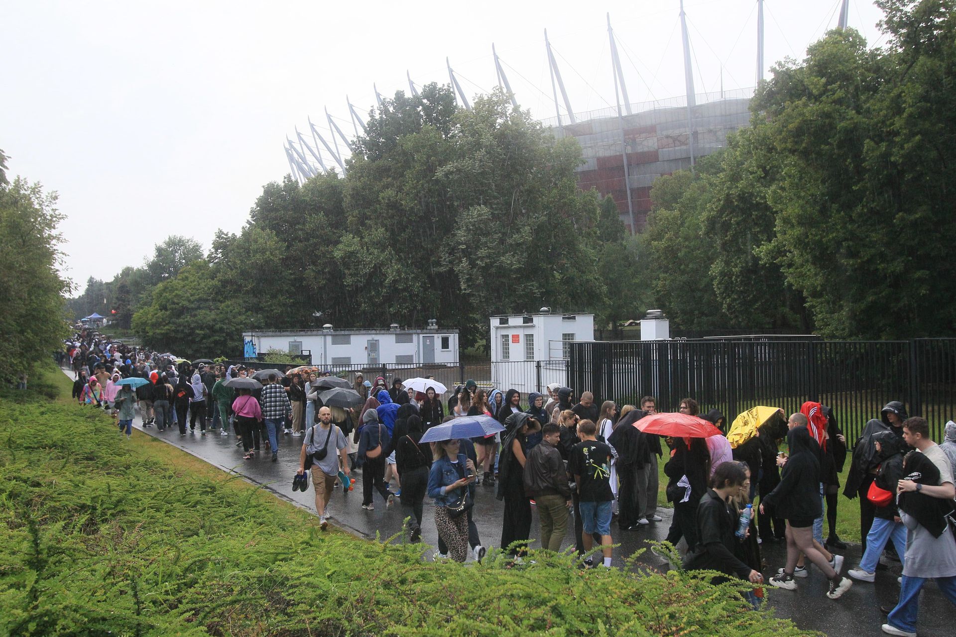 Quebonafide na PGE Narodowym w Warszawie. Na koncert przyszły tłumy ...