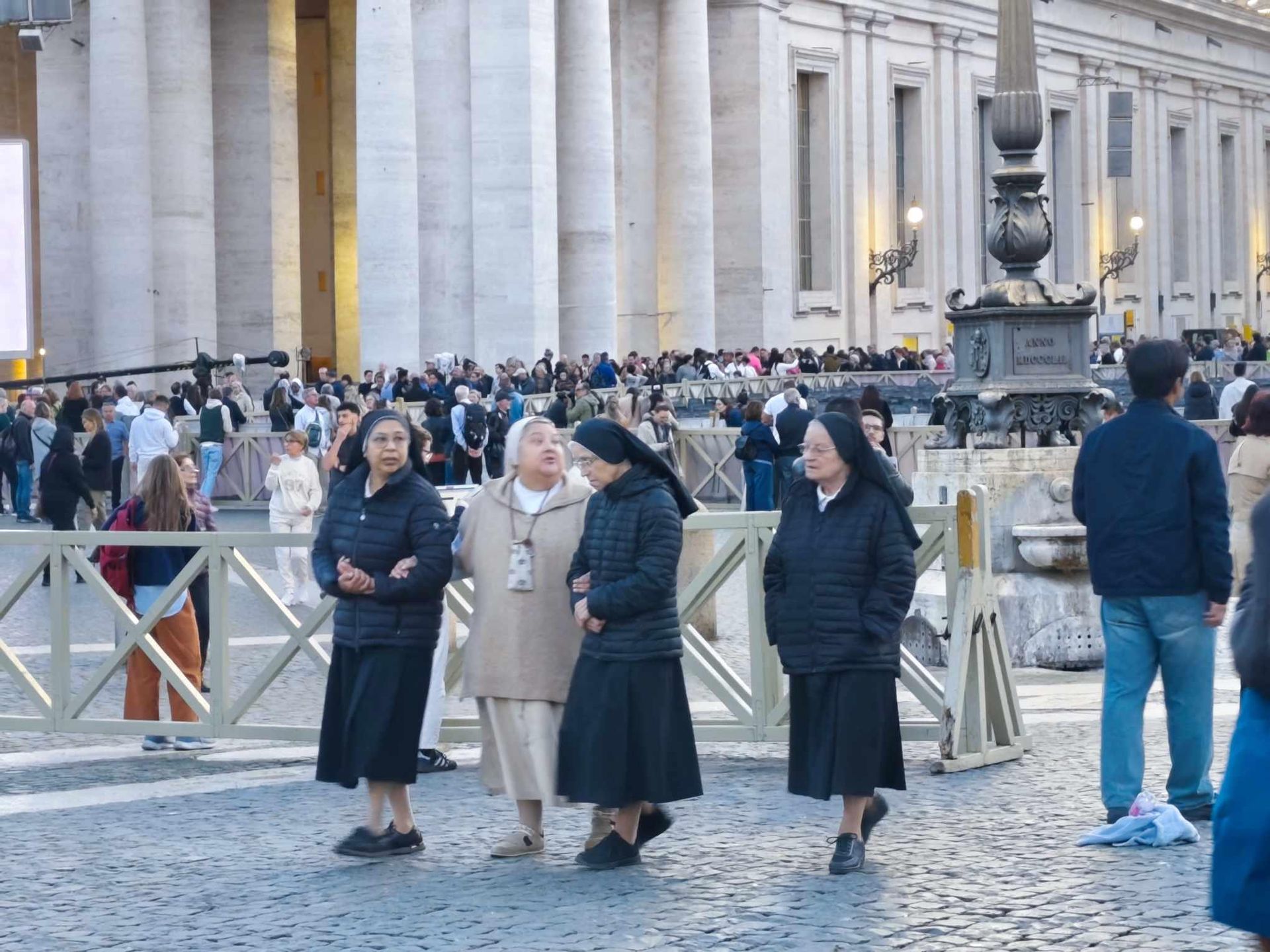 Wzruszające pożegnanie przed pogrzebem papieża Franciszka. Ćwierć ...