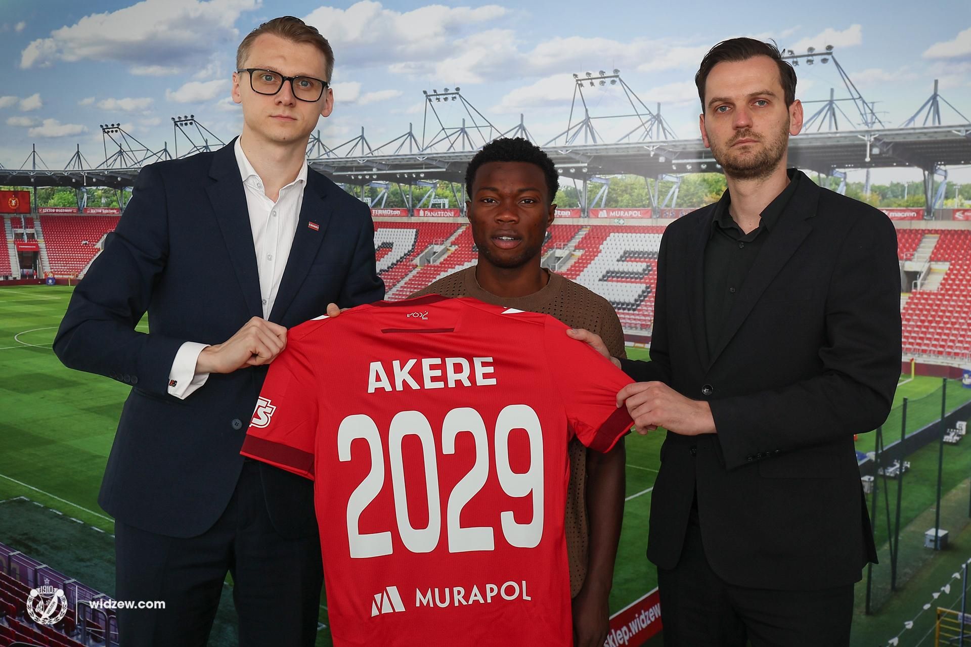 Samuel Akere nowym piłkarzem Widzewa Łódź. Co wiemy o skrzydłowym ...