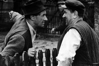 Kultowe filmy z PRL-u, które trzeba zobaczyć. Te produkcje zapisały się ...