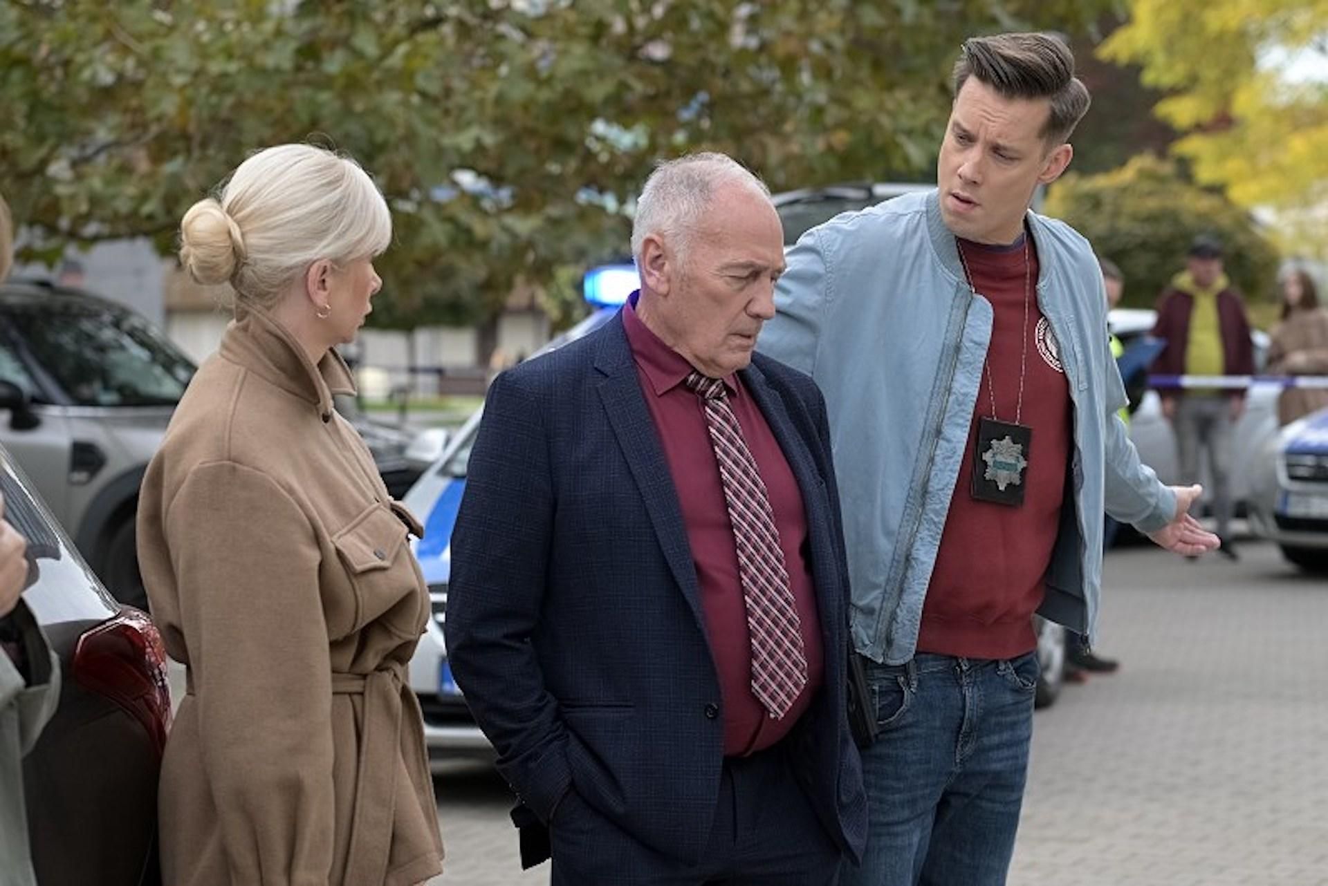 Pierwsza miłość, odcinek 3927: Dziwne zeznania Karola Wekslera. Wysili ...