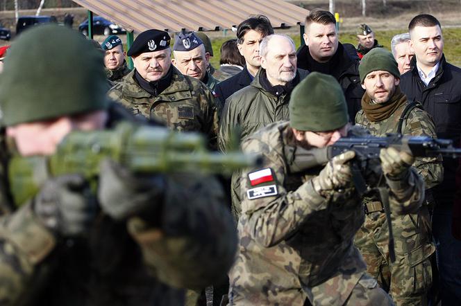 Powstaje nowy rodzaj sił zbrojnych. Antoni Macierewicz: Te umiejętności ... Powstaje nowy rodzaj sił zbrojnych. Antoni Macierewicz: Te umiejętności ...