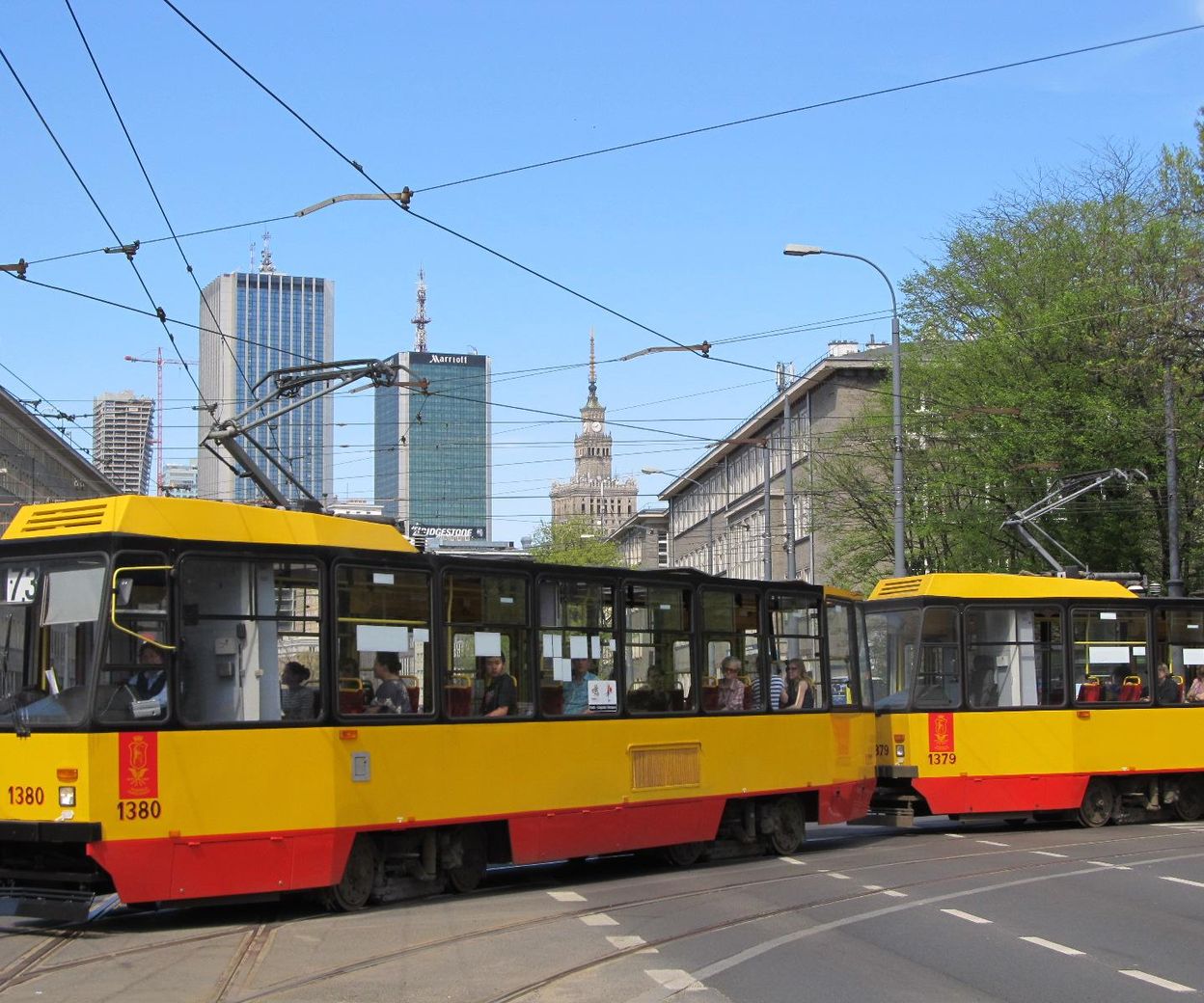 Zmiany w komunikacji miejskiej w Warszawie. Odwołane autobusy - Warszawa Radio ESKA