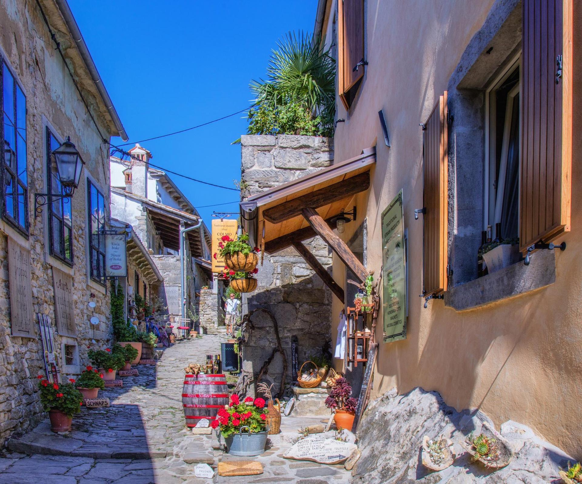 To najmniejsze miasto na świecie. Hum w Chorwacji zamieszkuje 28 osób ...