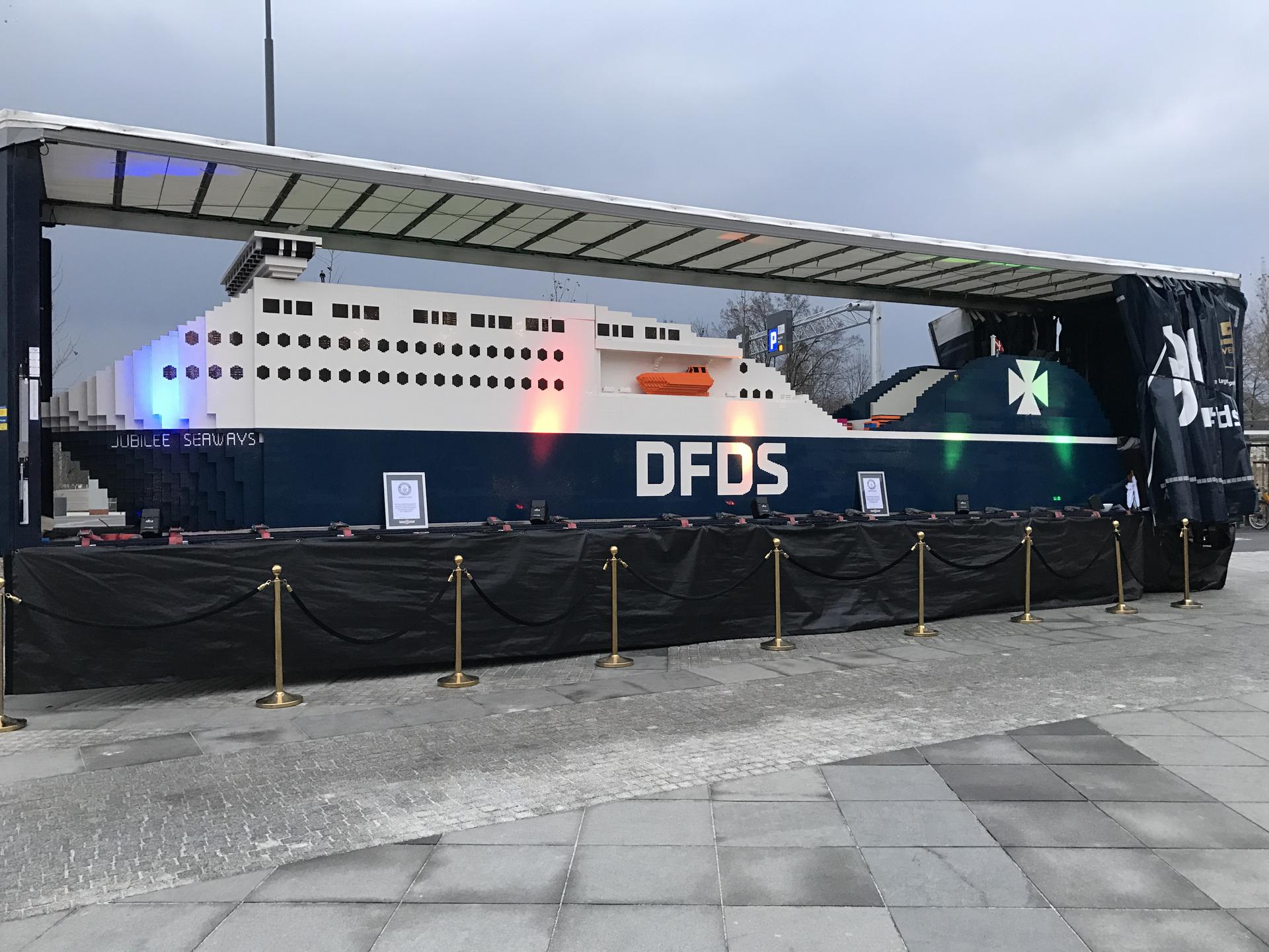 Największy na świecie statek z klocków LEGO pojawił się w Poznaniu ...