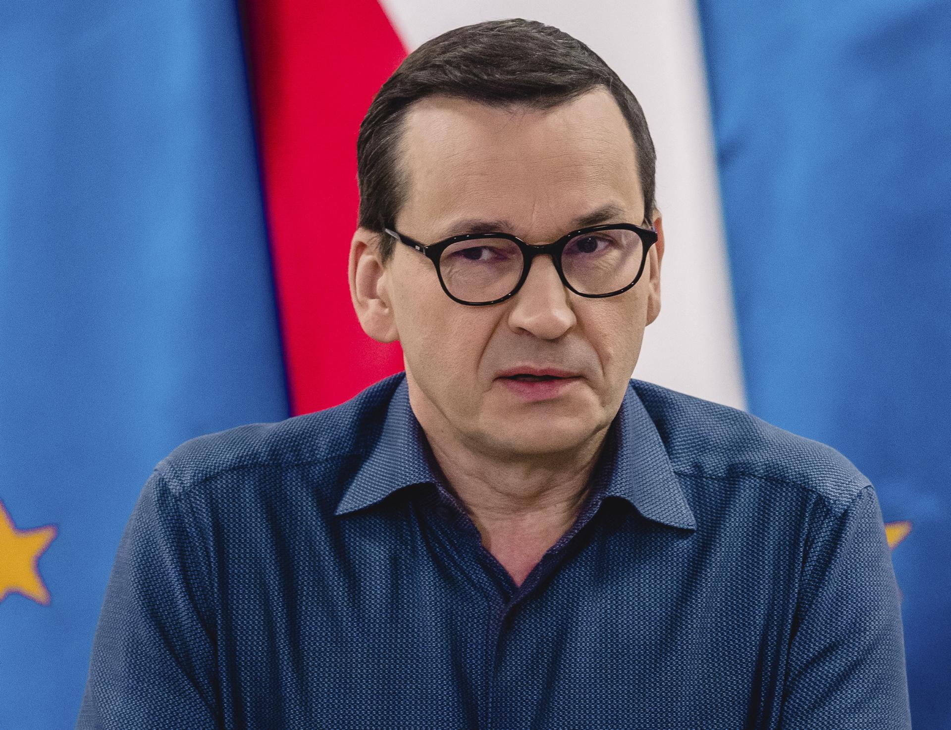 Mateusz Morawiecki rozdał 400 tys. zł z własnych pieniędzy. „Chwała ...