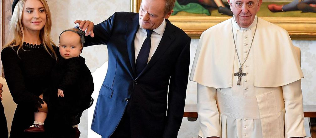 Wnuczka Donalda Tuska z nowym imieniem. Interwencja Romana Giertycha - Super Express ...