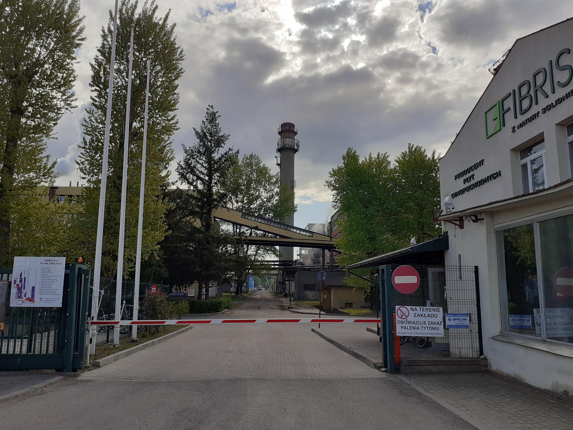 Prawie cztery godziny gasili pożar w przemyskiej firmie Fibris. Wiemy ...