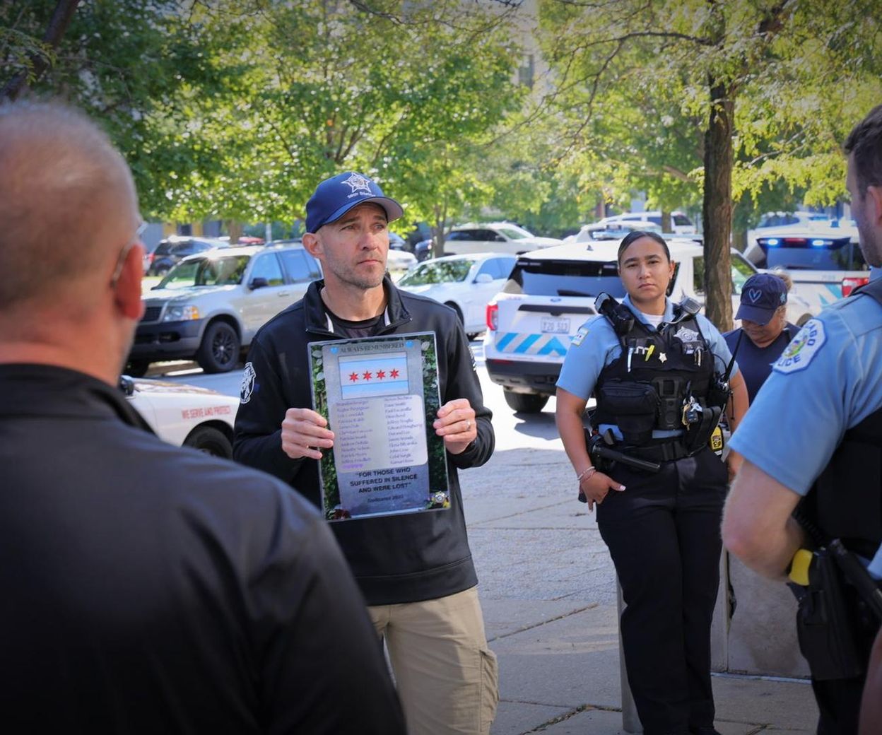 Robert Swiderski przeszedł 80 mil, by wesprzeć policjantów z Chicago ...