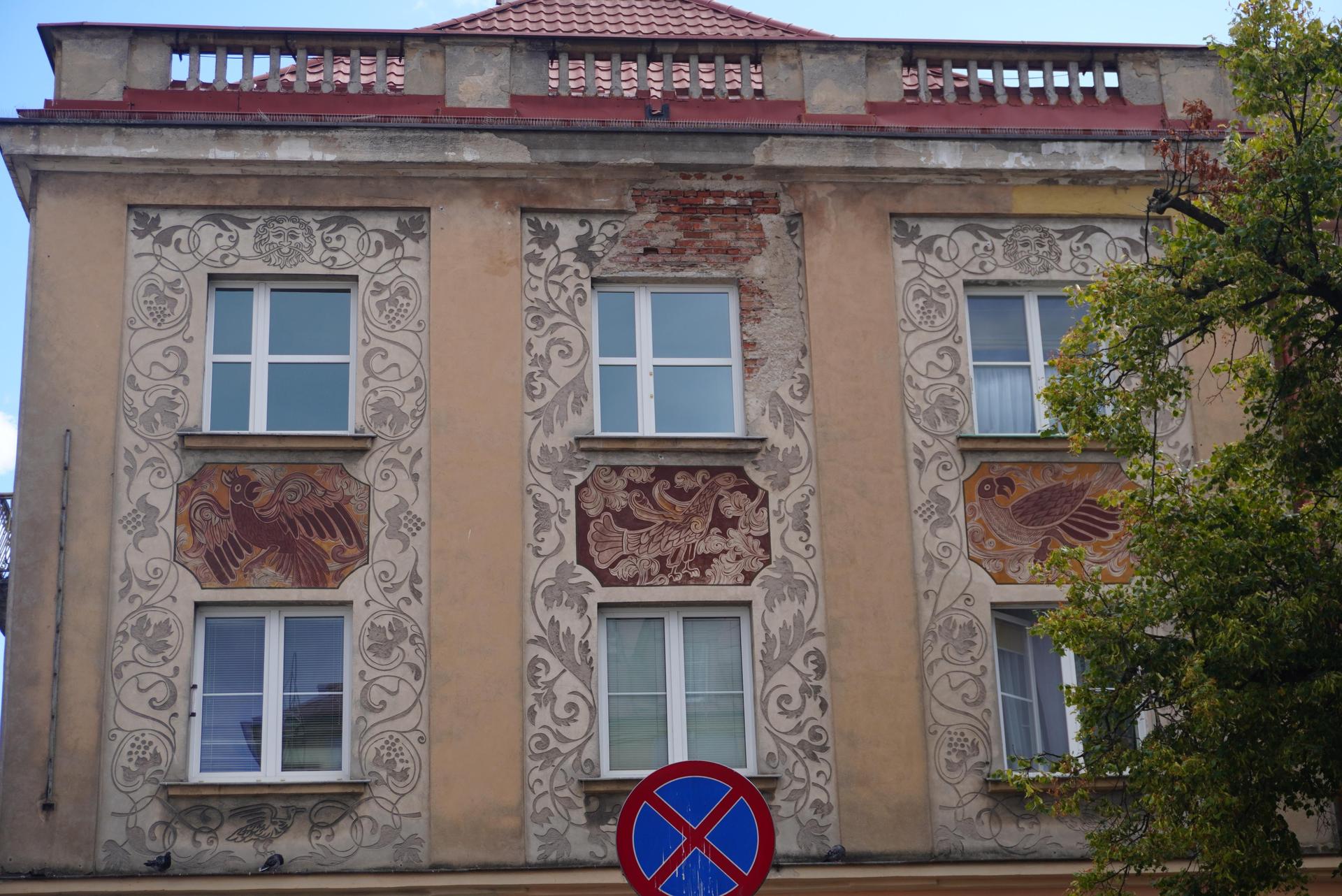 Sgraffito w Białymstoku. Unikatowe graffiti tylko w Polsce. Zobacz ...