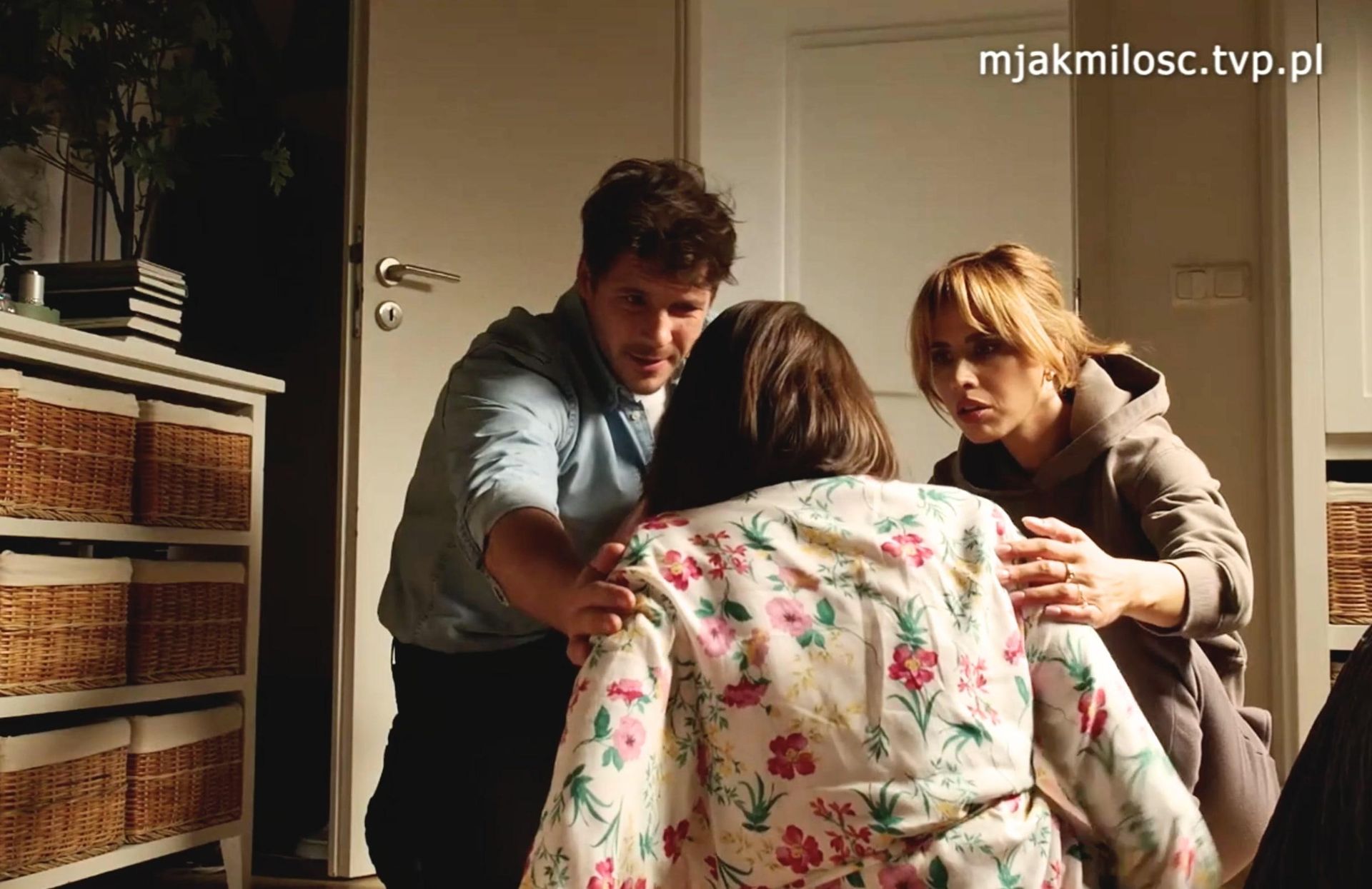 M jak miłość, odcinek 1803: Ania w ciąży z Robertem? Zemdleje, kiedy Marcin powie jej prawdę o ...