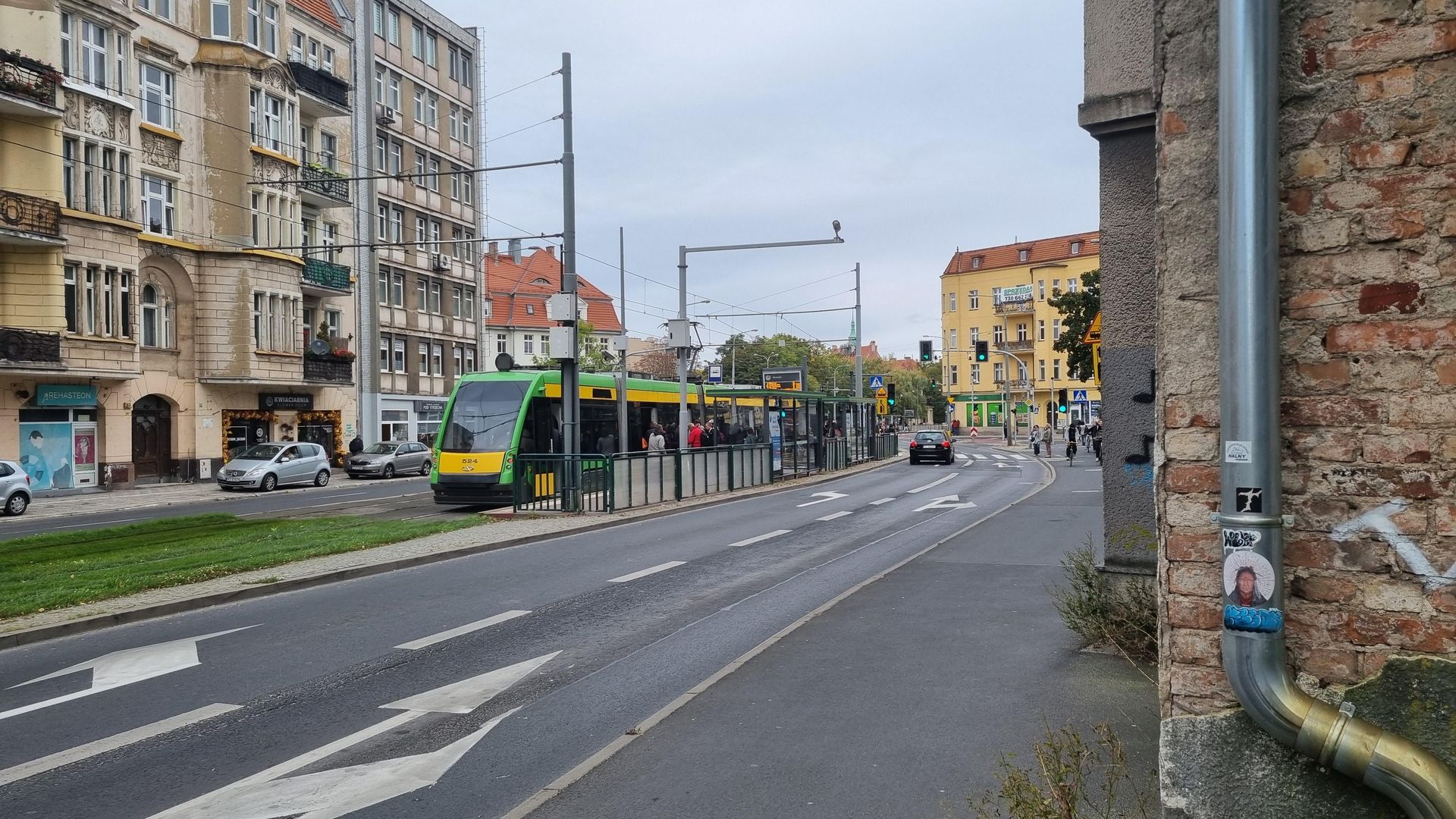 Braki kadrowe w Poznaniu. Brakuje motorniczych i kierowców autobusów ...