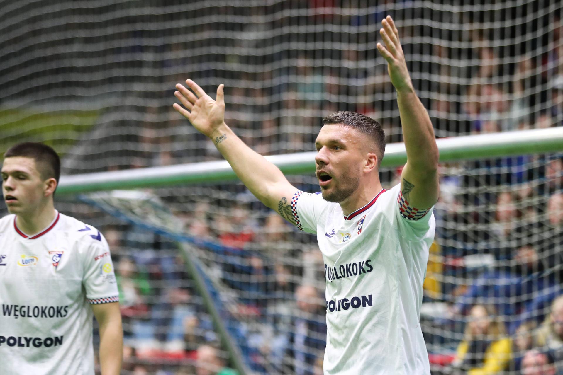 Lukas Podolski narozrabiał w Niemczech. Wpadł w furię, został surowo ...