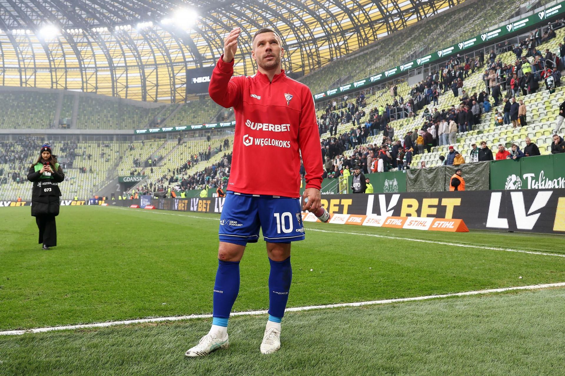 40 lat to dopiero początek? Lukas Podolski zaskakuje kolejnym ...
