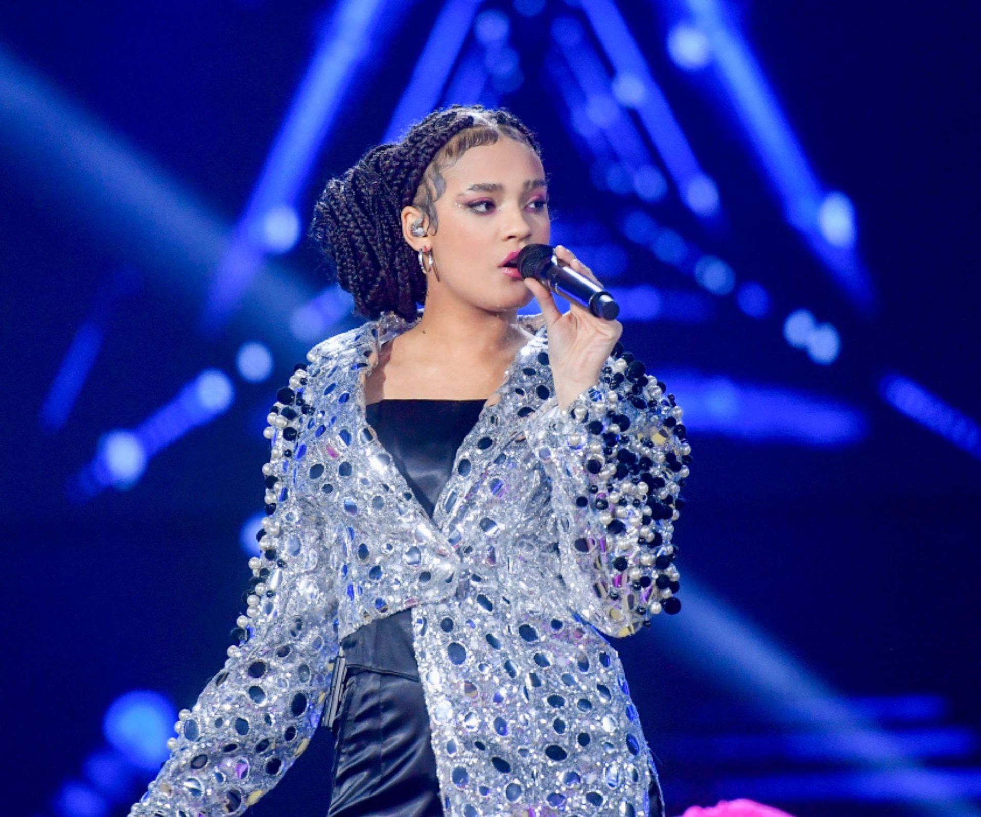 Tata Sary James zostanie gwiazdą TV. To po nim odziedziczyła talent młoda artystka! - ESKA.pl