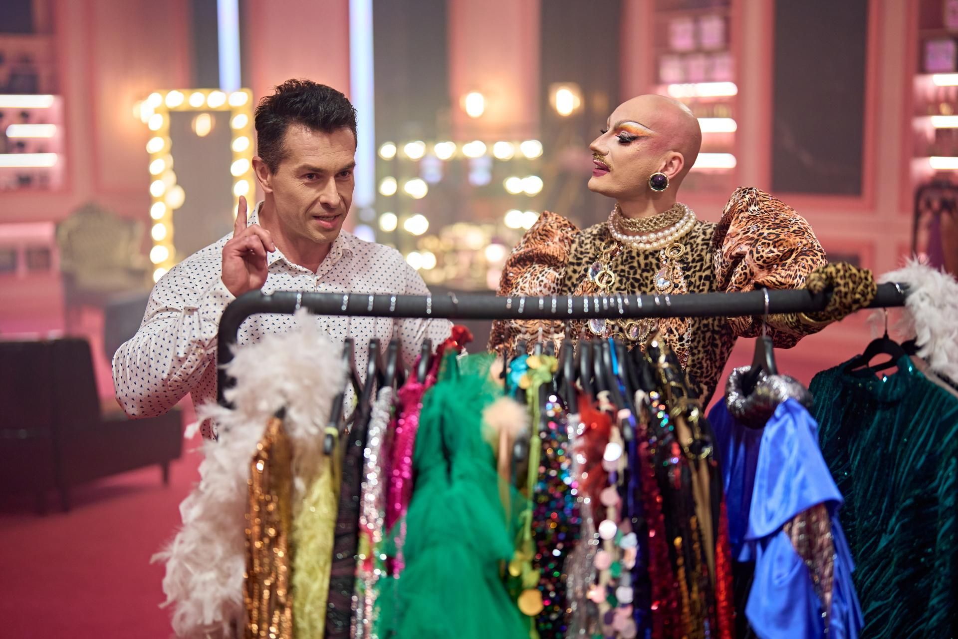 Skrzynecka cała we łzach, Mucha zarzuca Karolakowi oszustwo. Tak ...