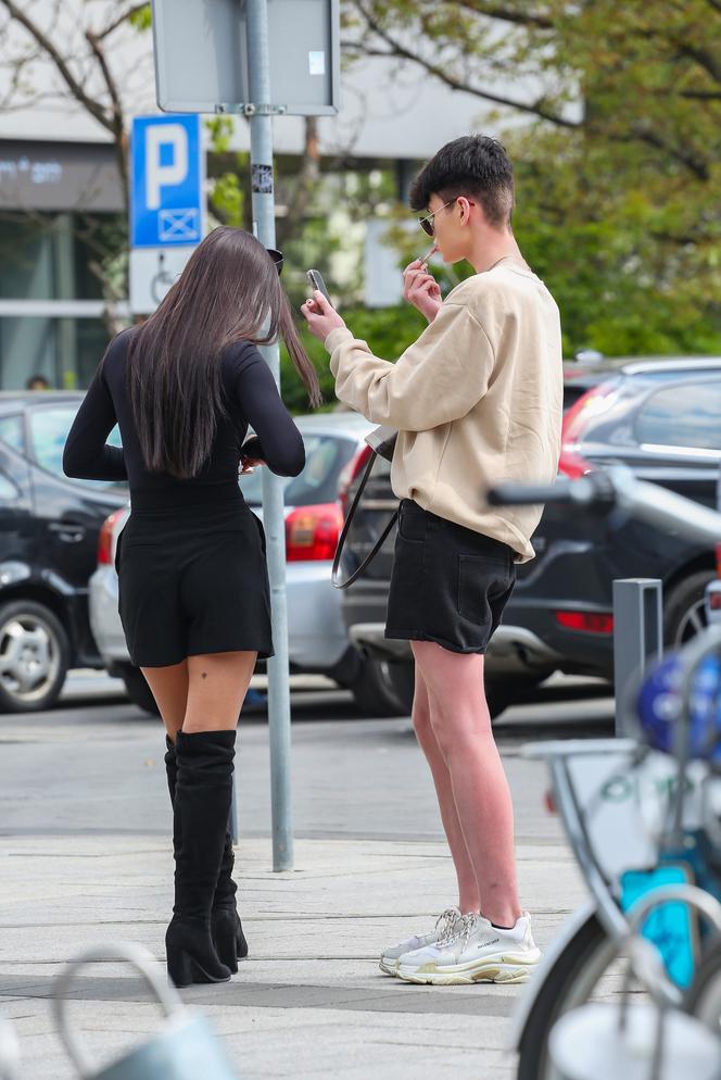 Idol nastolatek przyłapany przez paparazzi w stolicy! - Super Express Idol nastolatek przyłapany przez paparazzi w stolicy! - Super Express
