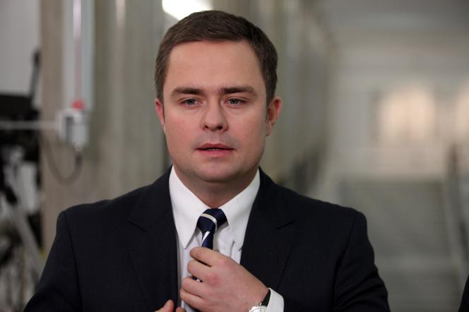 Adam Hofman POZWANY przez Bronisława Komorowskiego w trybie wyborczym ...