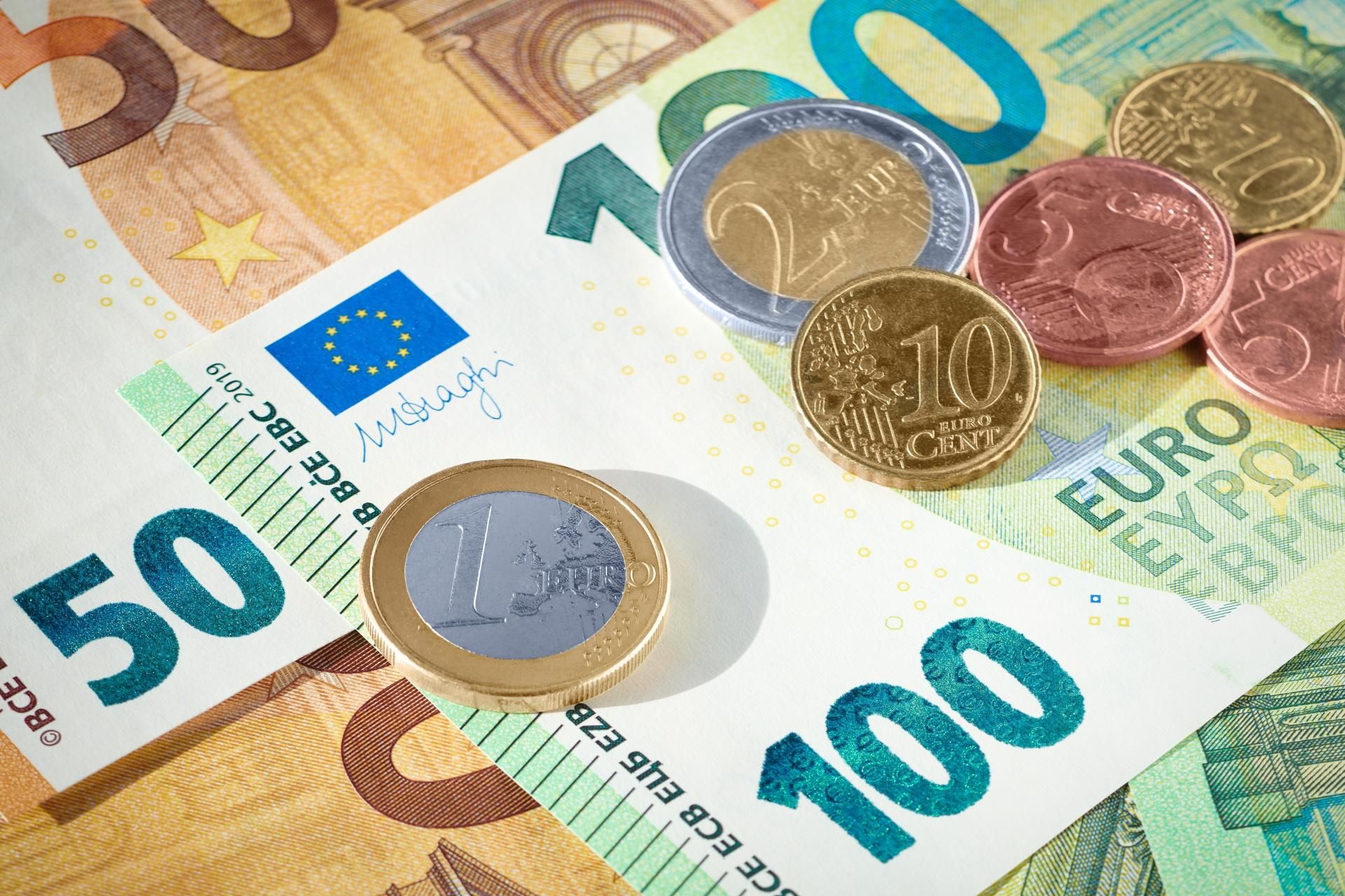 Aktualne kursy walut [16.10.2025]. Ile 16 października 2025 kosztuje ...