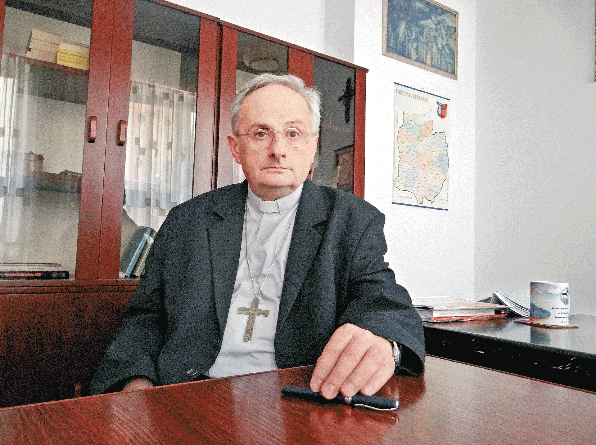 Biskup Jacek Jezierski: Bóg ocalił to MAŁE DZIECKO wyrzucone przez ...