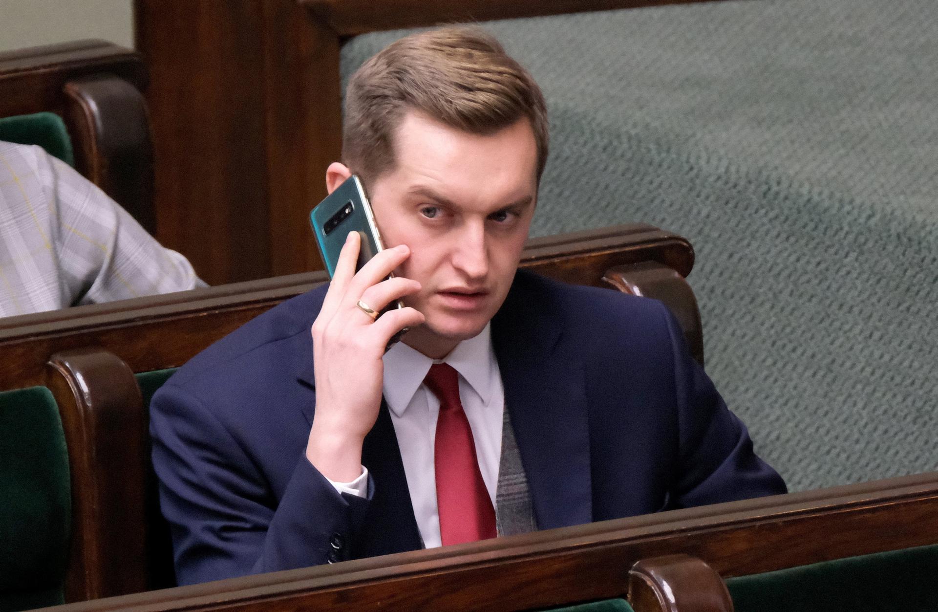 Proste pytanie doprowadziło posła do szału! Jego reakcja powala - Super ...