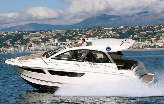 Jeanneau Leader 9: Kandydat do „żółtej koszulki” - zagle.se.pl