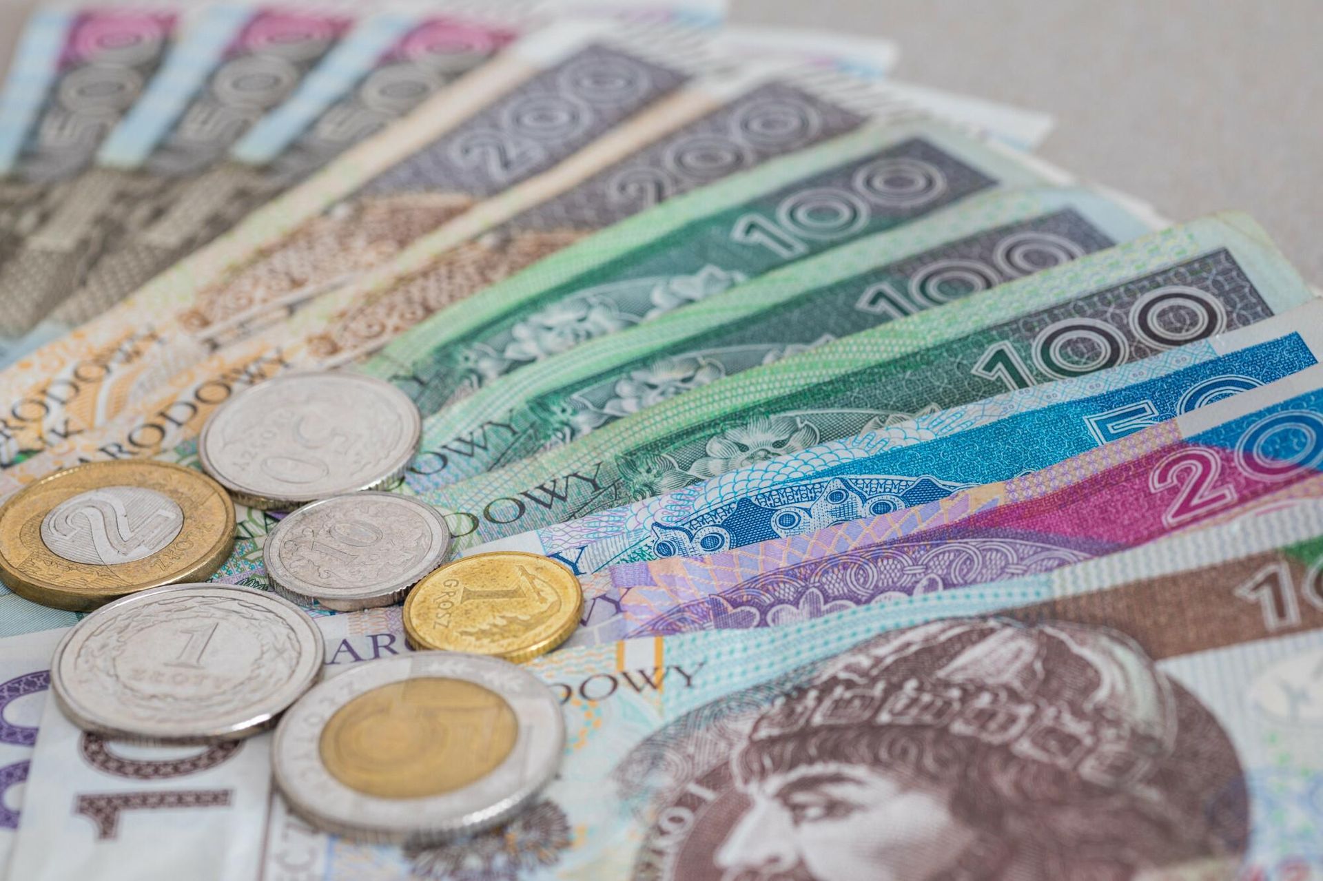 Płaca minimalna 2025. Tyle od 1 stycznia wyniesie minimalne wynagrodzenie dla nawet 3 mln ...