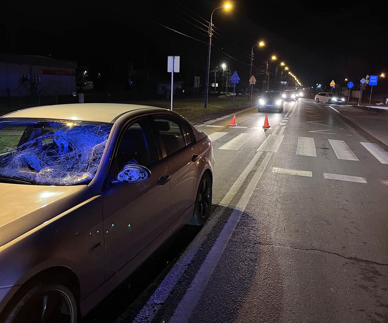 Tragedia na pasach w Żyrardowie. Kierowca BMW potrącił nastolatka! Śmigłowiec zabrał go do ...