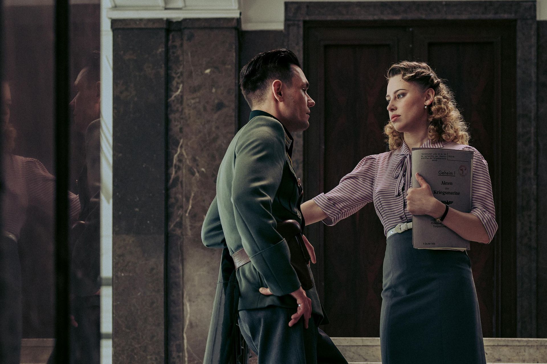 Zatoka szpiegów odc. 6 - streszczenie. Johannn nakazuje Annie, aby ...