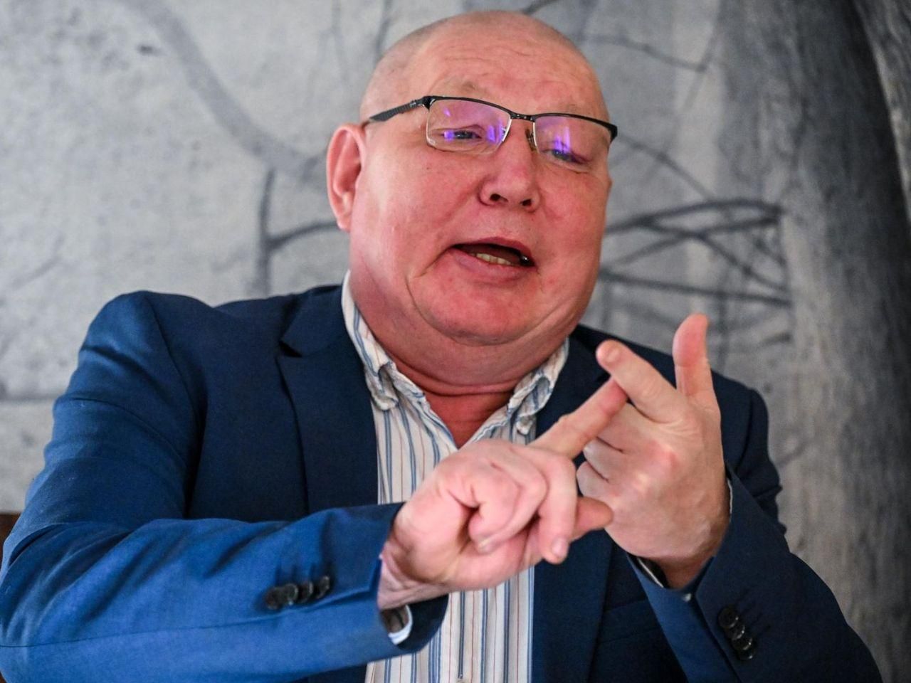 27 złotych za litr benzyny!? Jasnowidz Jackowski sam przeraził się ...