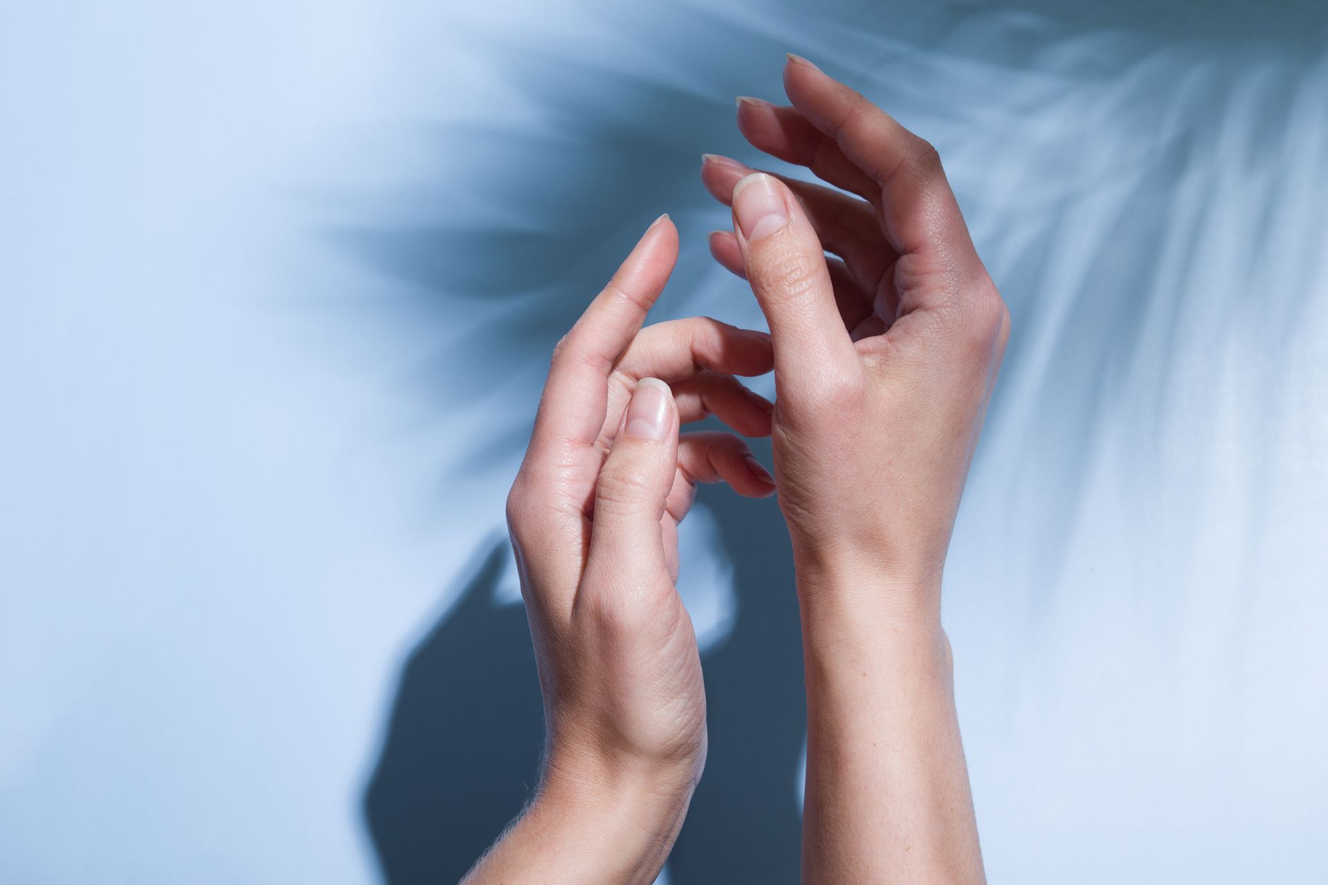 Linie Beau na paznokciach - co oznaczają i jakie są przyczyny ich ...