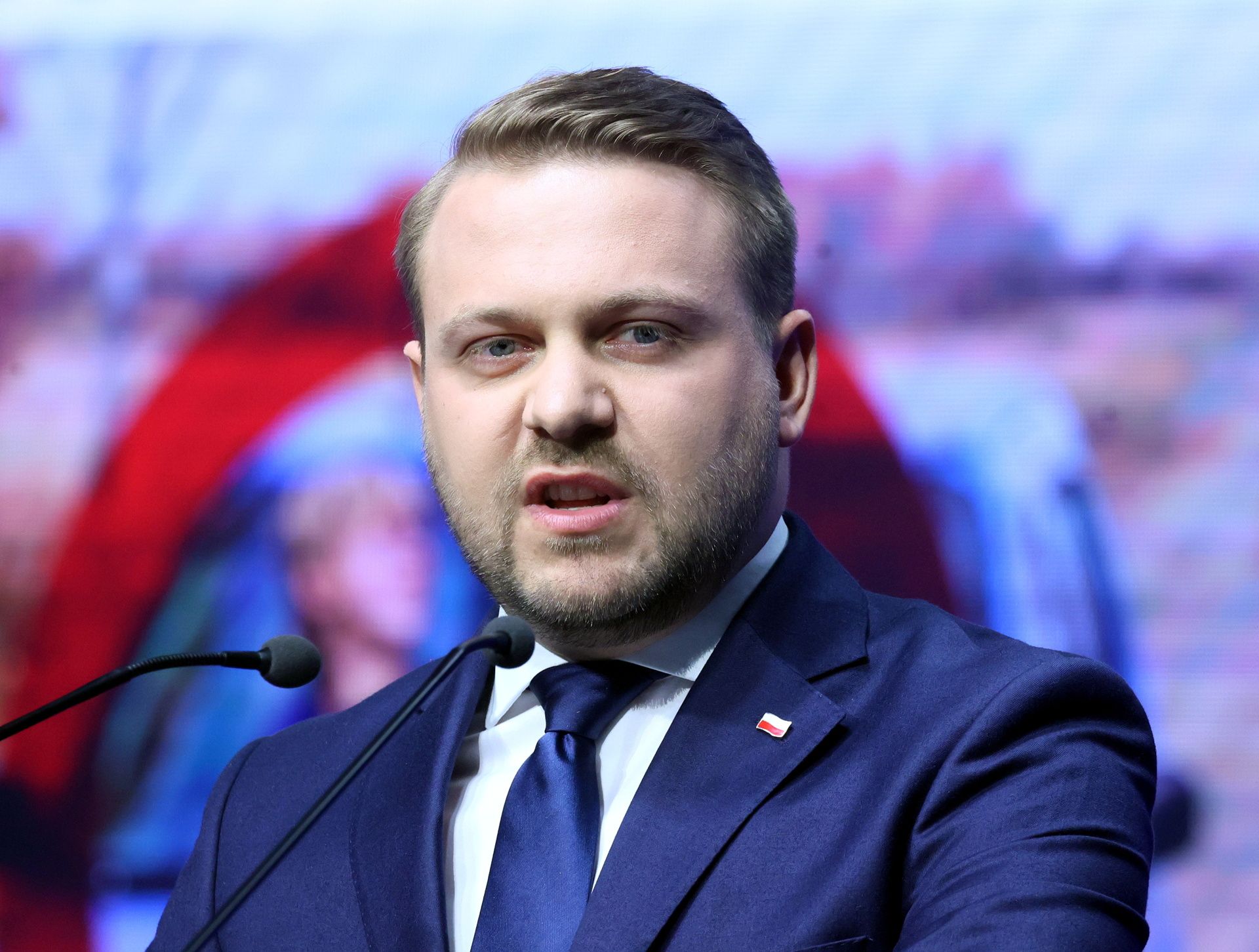 Okrutne groźby i wulgaryzmy pod adresem europosła Jacka Ozdoby! Włos ...