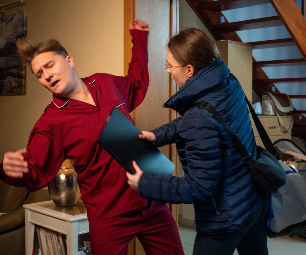 Na sygnale, odcinek 677: Góra padnie ofiarą oszustki! Katia poda się za jego córkę i go okradnie ...