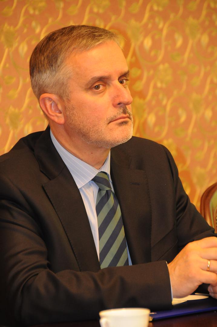 Grożą śmiercią prezydentowi Wałbrzycha, bo ten chce szczepić ...