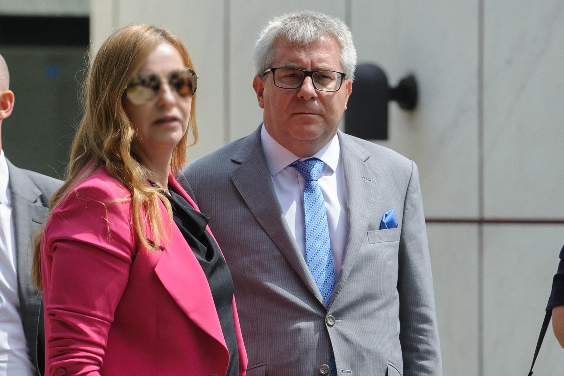 Ryszard Czarnecki i jego żona zatrzymani. Kim jest Emilia? To córka ...