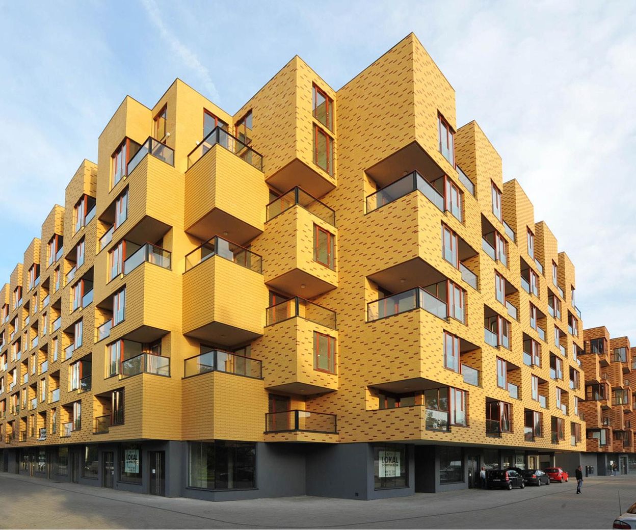 Bloki, które nie boją się koloru! Zobacz realizacje z Polski i ze ...