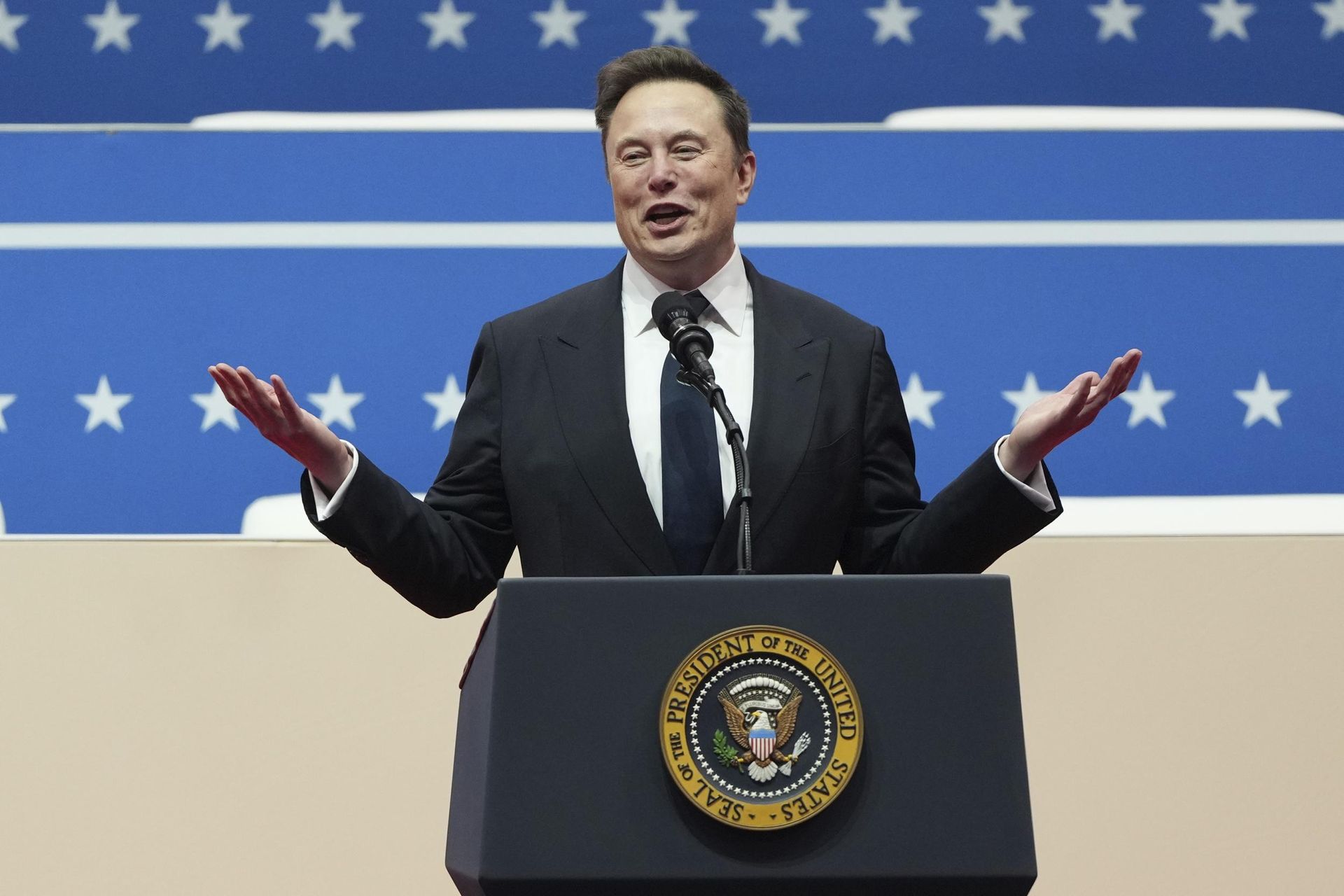 Musk skontroluje skarbiec Fort Knox! Chce sprawdzić, kto wywiózł ...