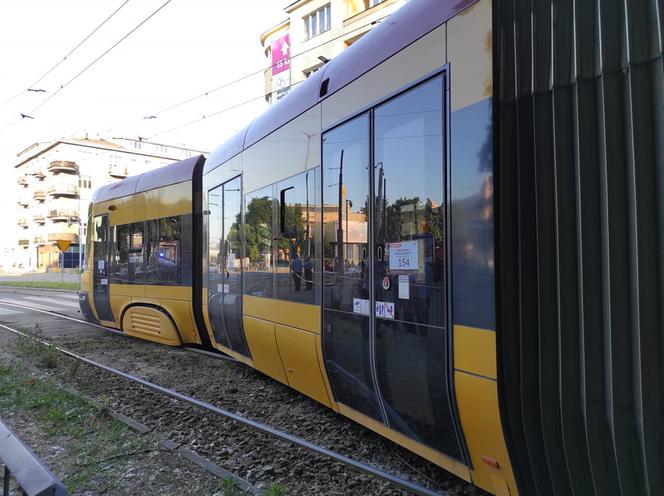 Warszawa: Tramwaje wypadają z szyn na potęgę! Co się dzieje? Rzecznik tłumaczy - Warszawa, Super ...