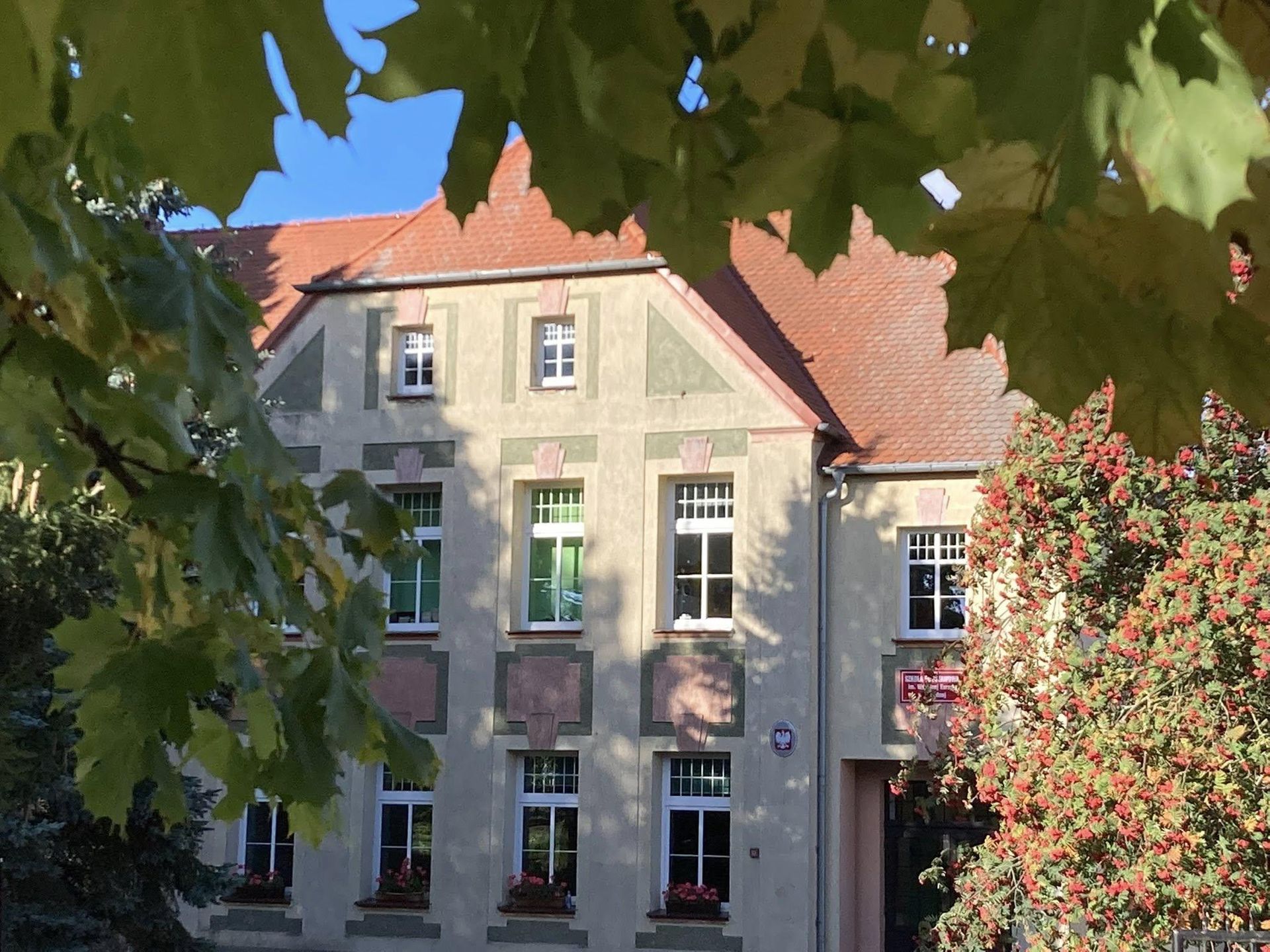 Absolwenci szkoły w Nawodnej zaproszeni na jubielusz - Radioplus.pl