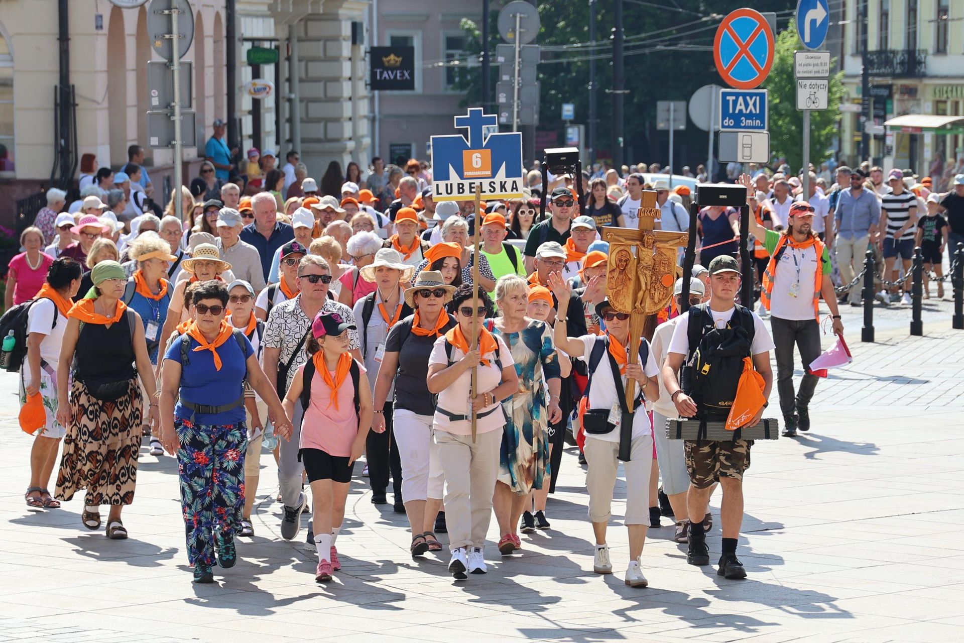 Lubelscy pątnicy wyruszyli w drogę! Wystartowała 47. Lubelska Piesza Pielgrzymka na Jasną Górę ...