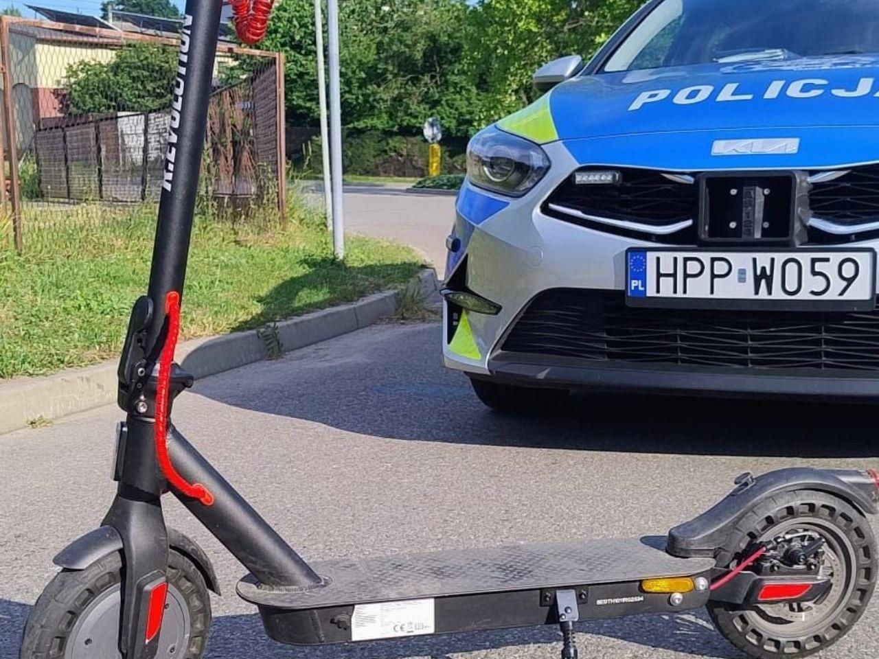 Śląskie: Wypadek na hulajnodze w Bluszczowie. 10-latek wylądował na płocie, a potem w szpitalu ...