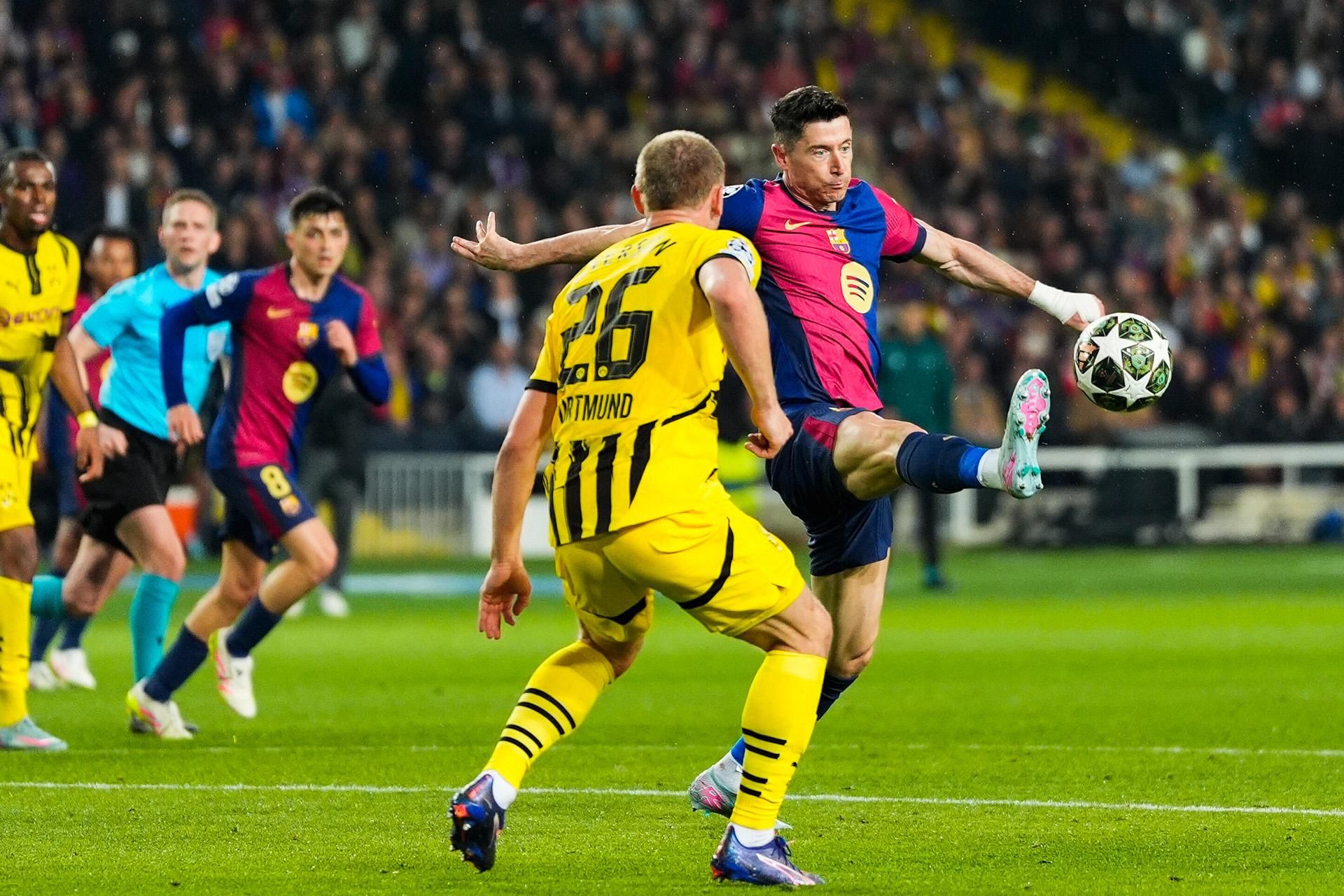 FC Barcelona - Borussia Dortmund: SKRÓT MECZU. Duma Katalonii gromi Borussię, dwa gole Roberta ...