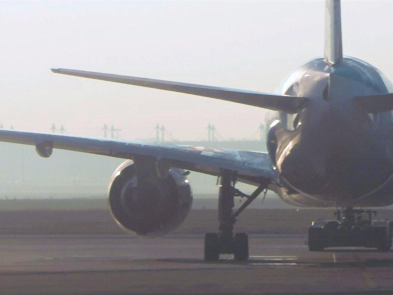 Mgła sparaliżowała lotnisko w Krakowie. Loty wstrzymane, samoloty ...