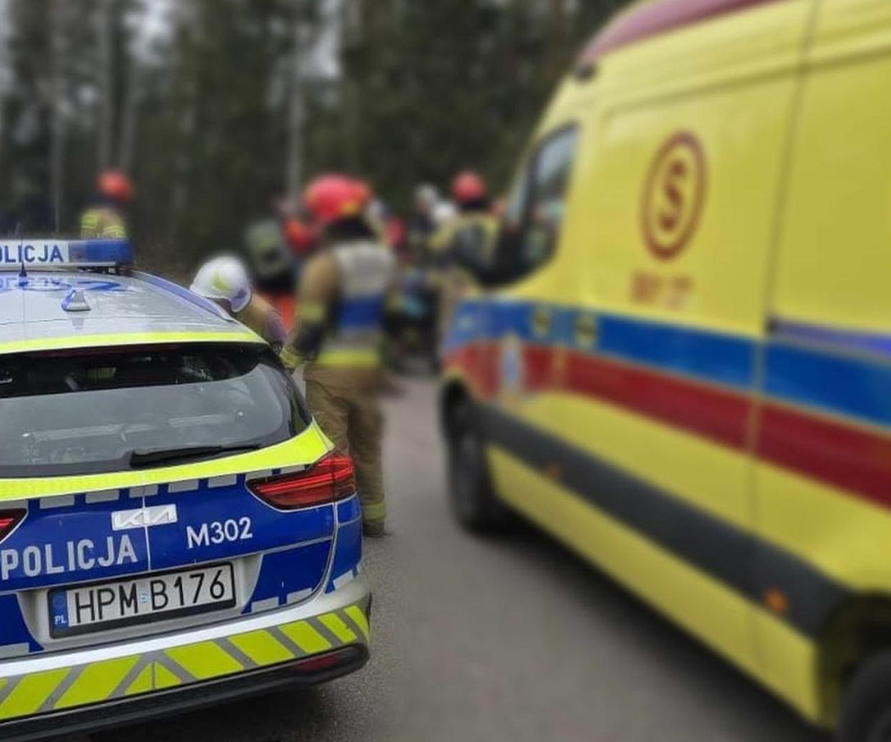 Kobieta nie żyje. Tragiczny wypadek w Podlaskiem. Motocyklista uderzył w tył ciężarówki ...