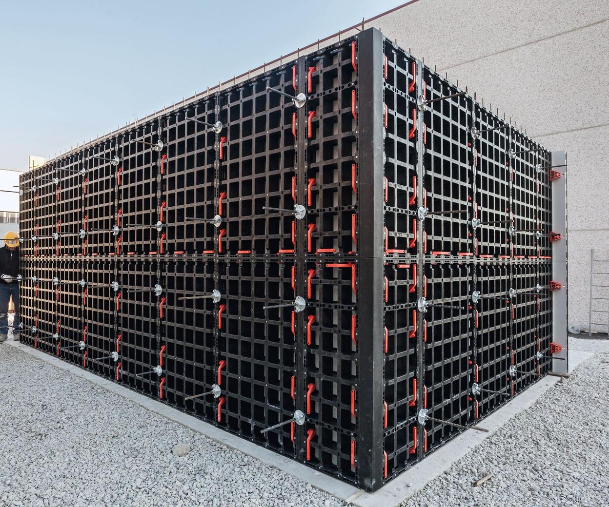 Kompozyty w służbie deskowaniowej – system PERI DUO - Architektura-Murator