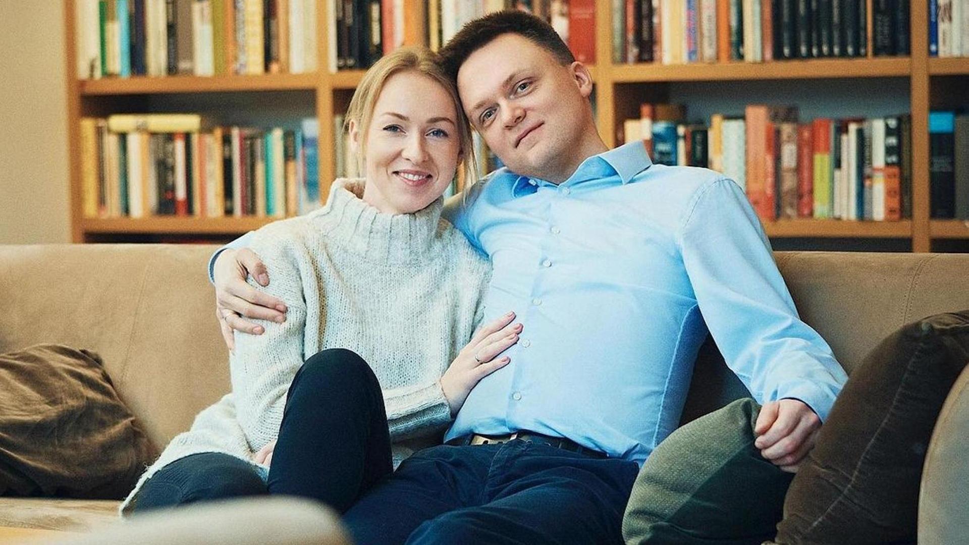 Szymon Hołownia mieszka z rodziną i pieskami. Pastelowe wnętrza i ... Szymon Hołownia mieszka z rodziną i pieskami. Pastelowe wnętrza i ...