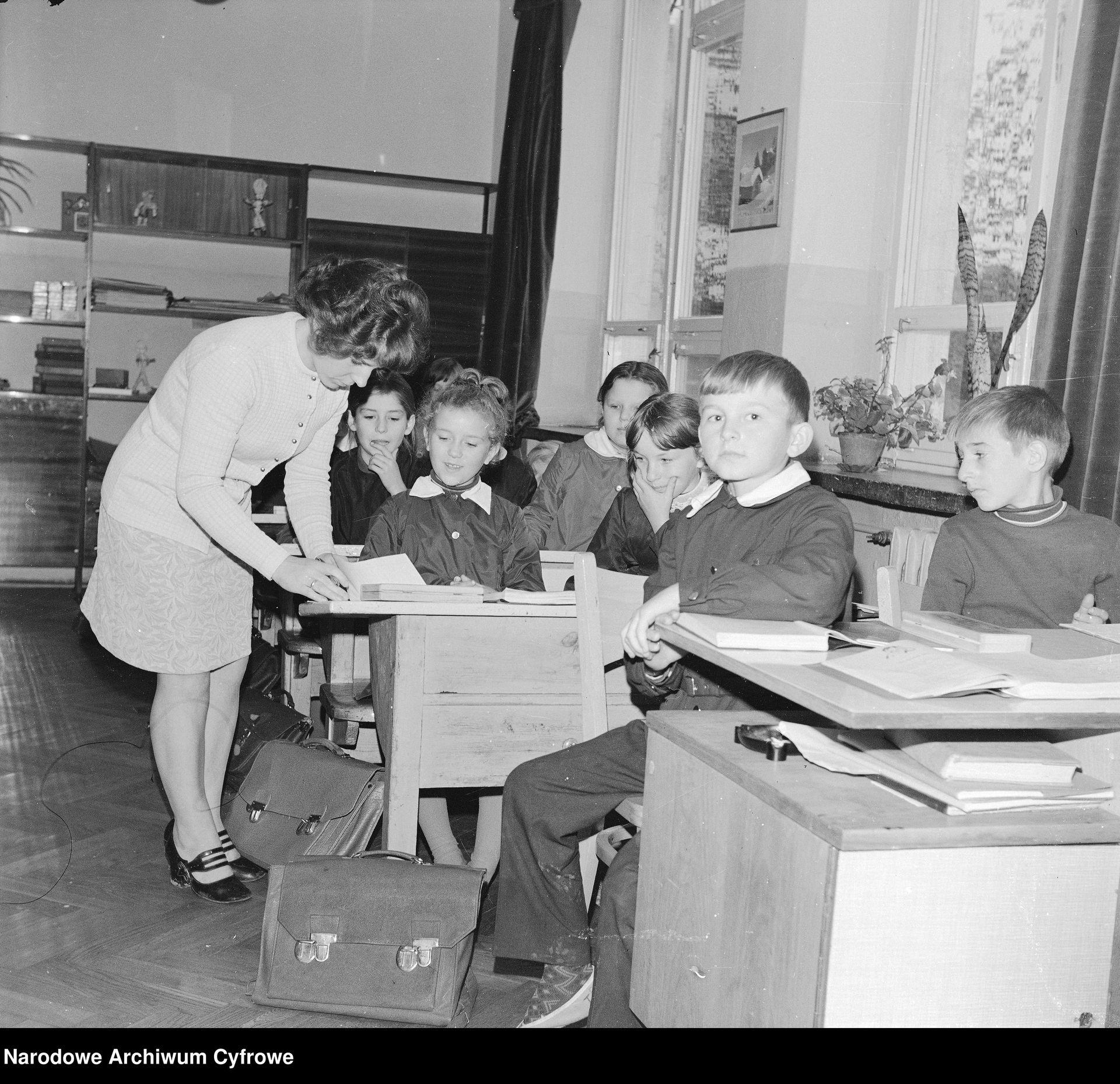 Nauka w szkole w czasach PRL-u nie była łatwa. Pamiętasz tamte czasy ...