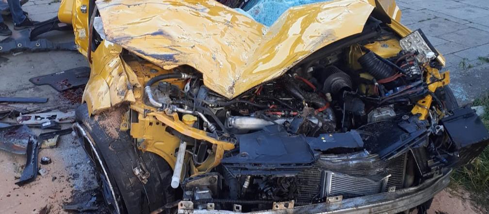 Takim samochodem jechał Patryk Peretti i jego pasażerowie. Renault ...